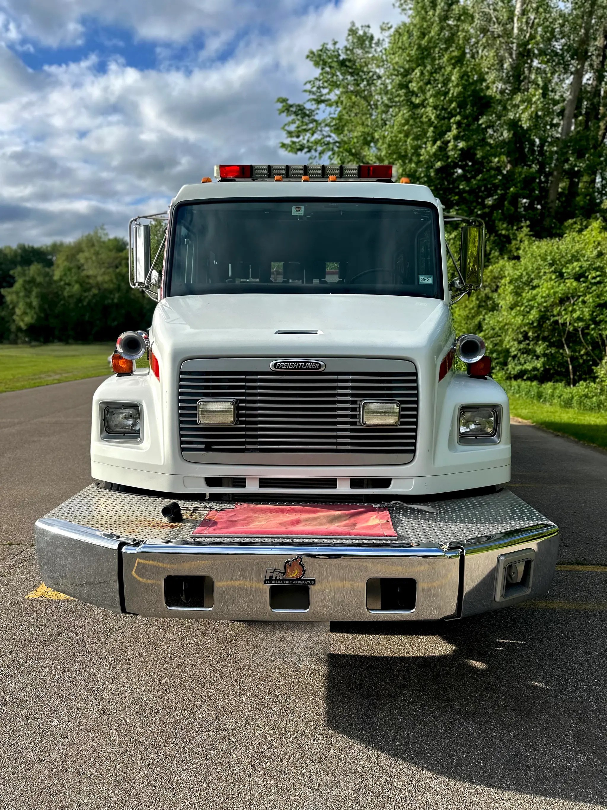 Freightliner Ferrara 1500/750 *CUMMINS DIESEL* *LOW MILES/HOURS ...