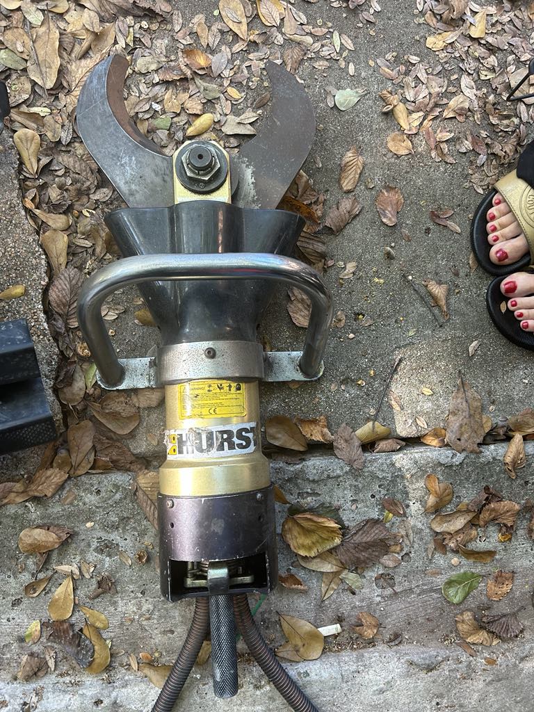 HURST hydraulic Cutter w/ generator
