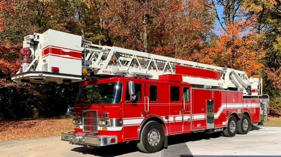 2005 Pierce 100' Tower